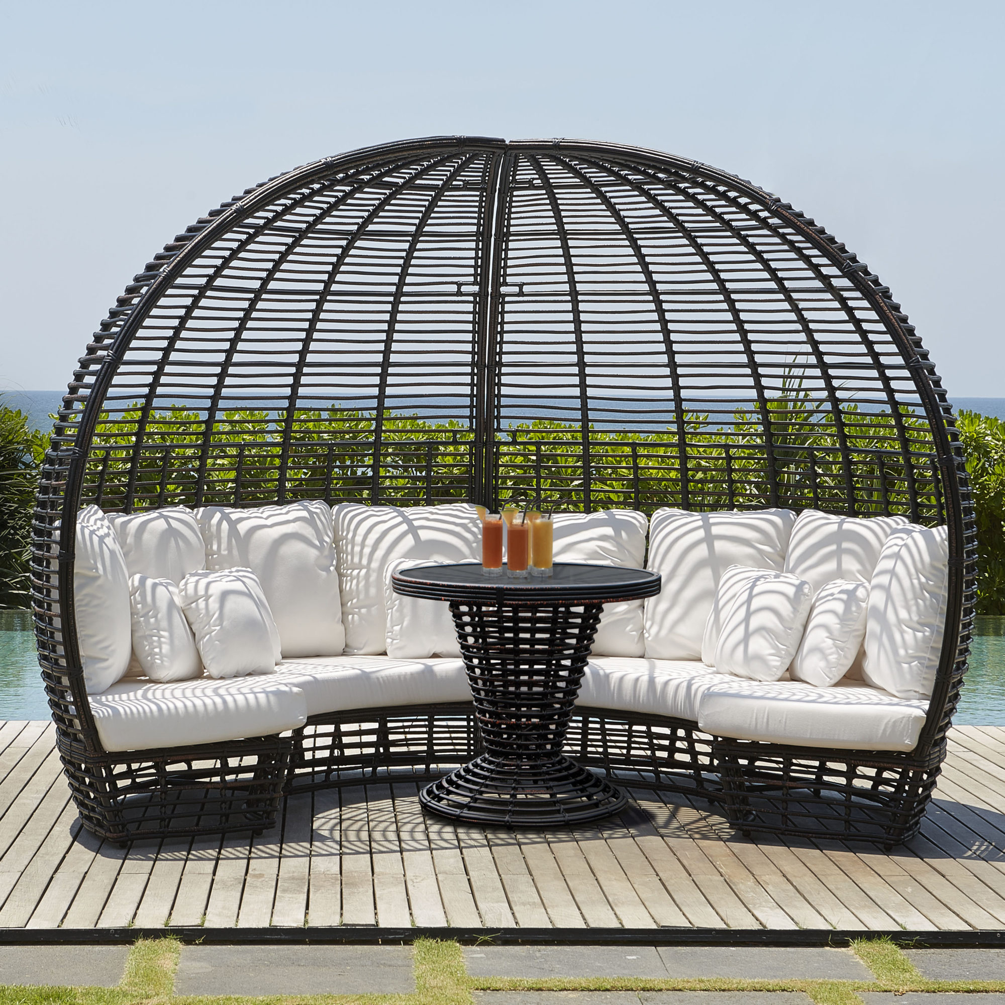 Skyline Design Nexus 31" Woven Round Dining Table | AuthenTEAK