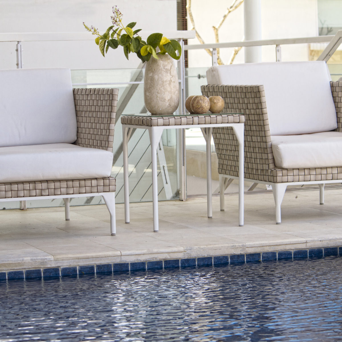 Skyline Design Brafta 20" Aluminum Square Side Table | AuthenTEAK