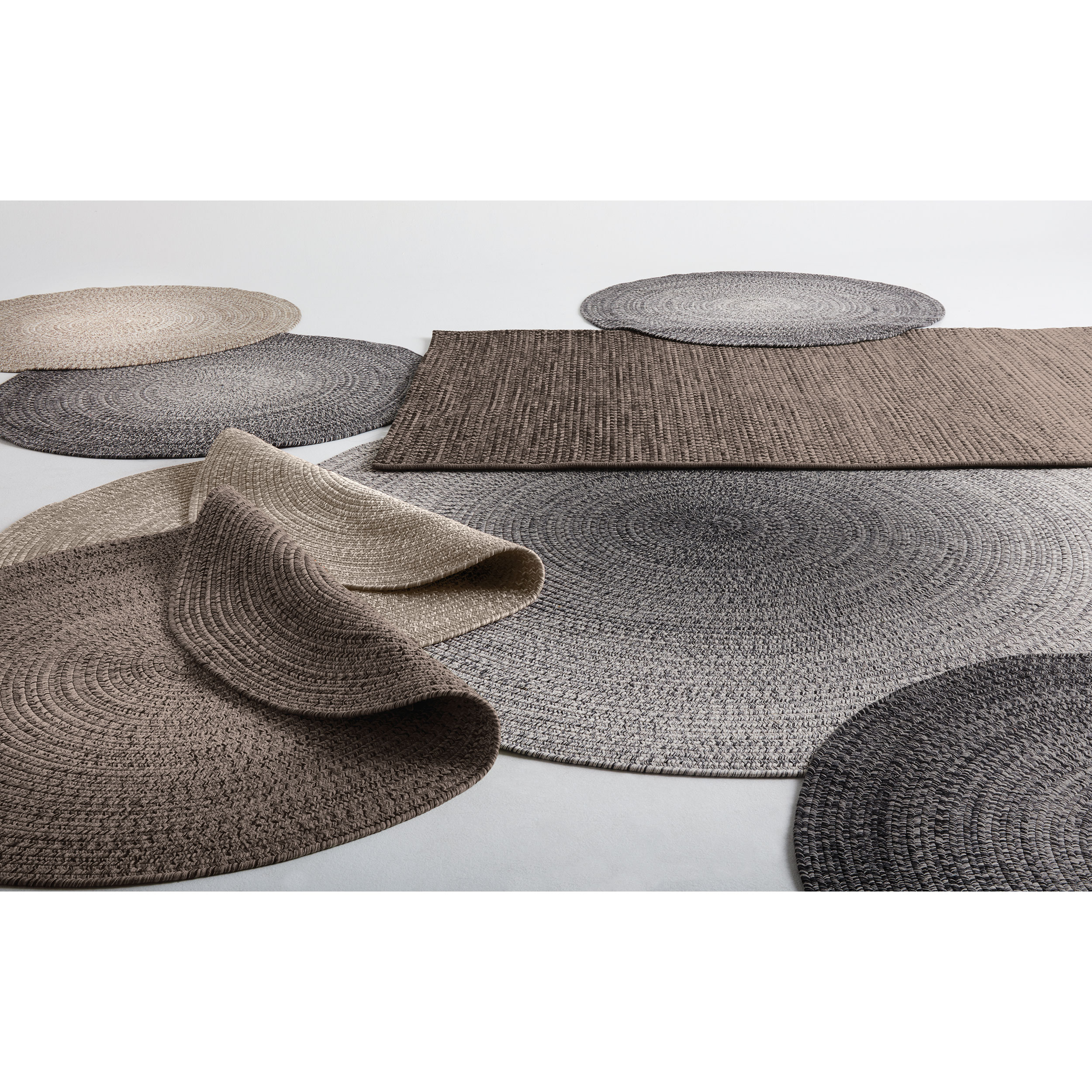 Gloster Deco Wren Braided Rectangular Indoor/Outdoor Rug | AuthenTEAK