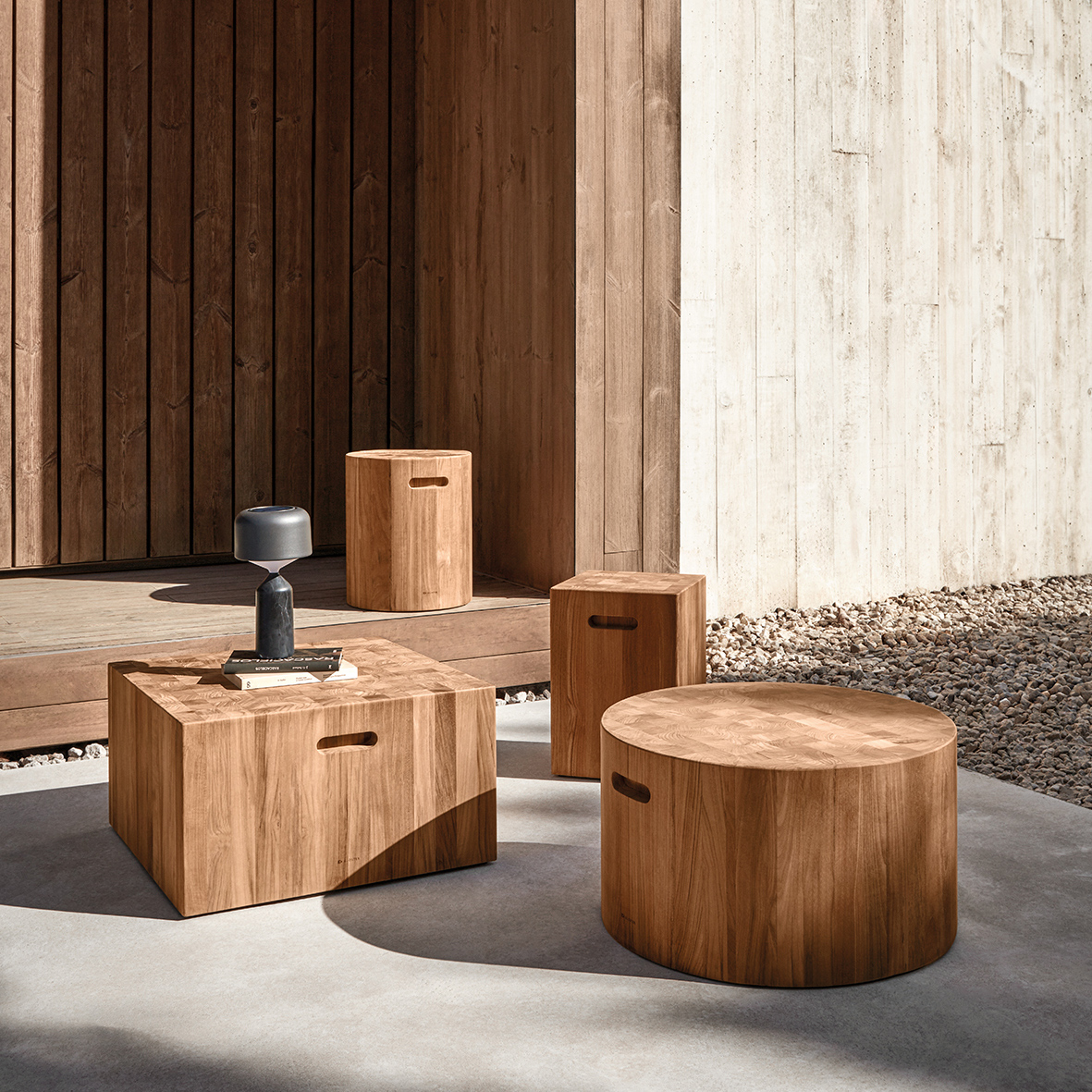 Gloster Deco Block 25" Teak Round Coffee Table | AuthenTEAK