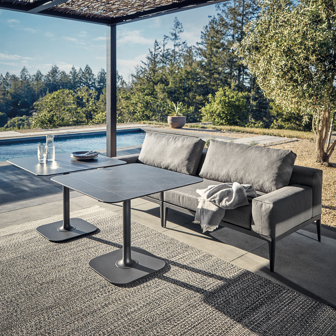 Gloster Grid 36" Aluminum Square Pedestal Dining Table | AuthenTEAK