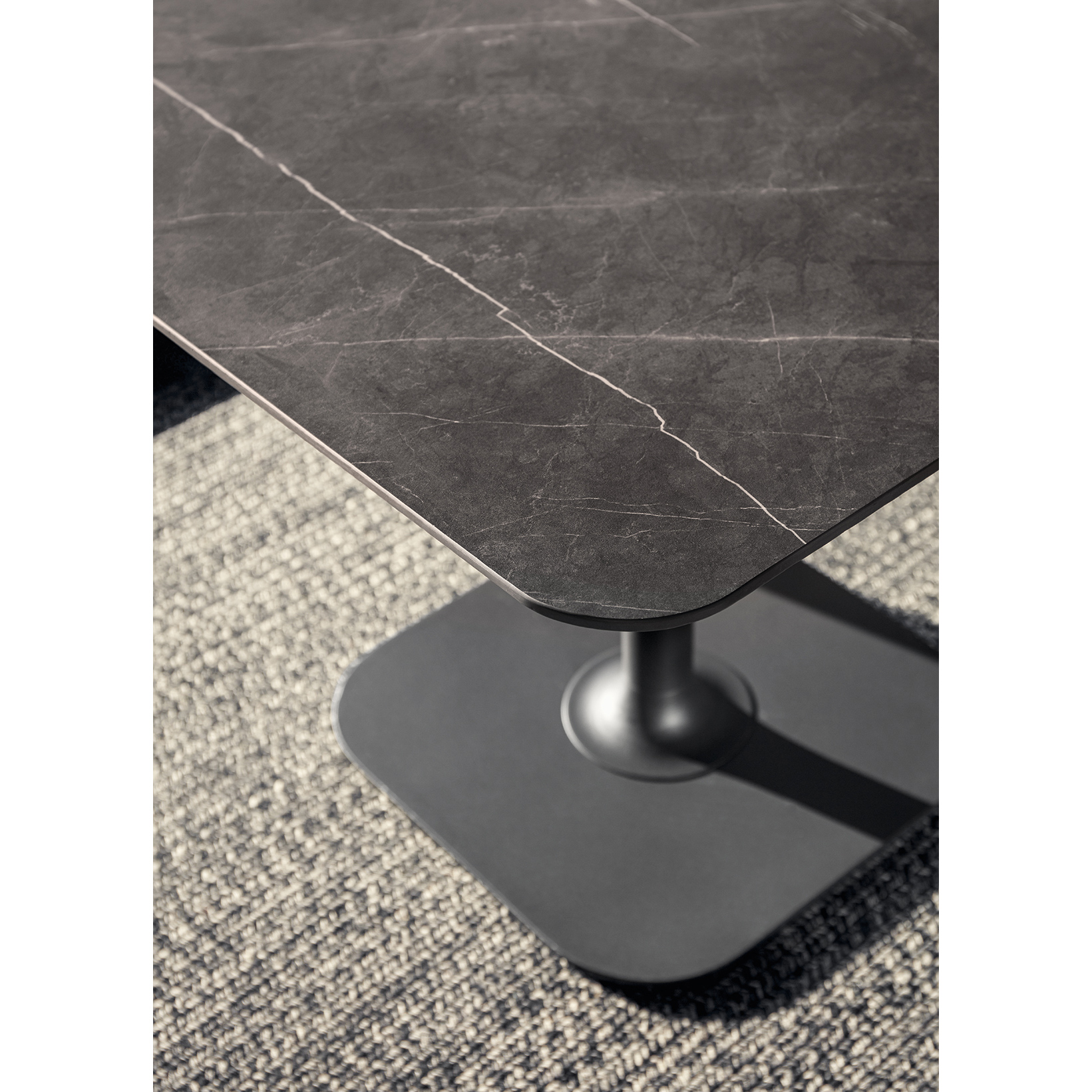 Gloster Grid 36" Aluminum Square Pedestal Dining Table | AuthenTEAK