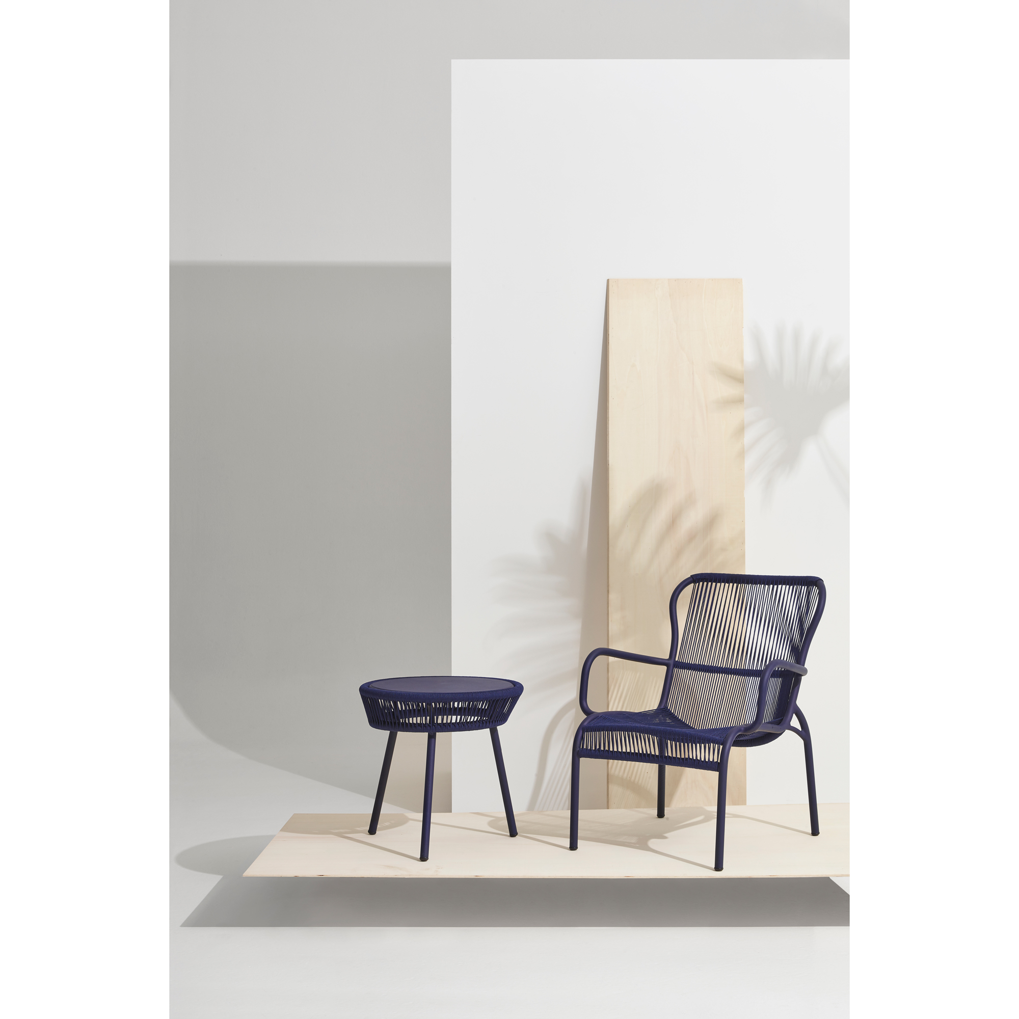 Vincent Sheppard Loop 20" Aluminum Round Side Table | AuthenTEAK