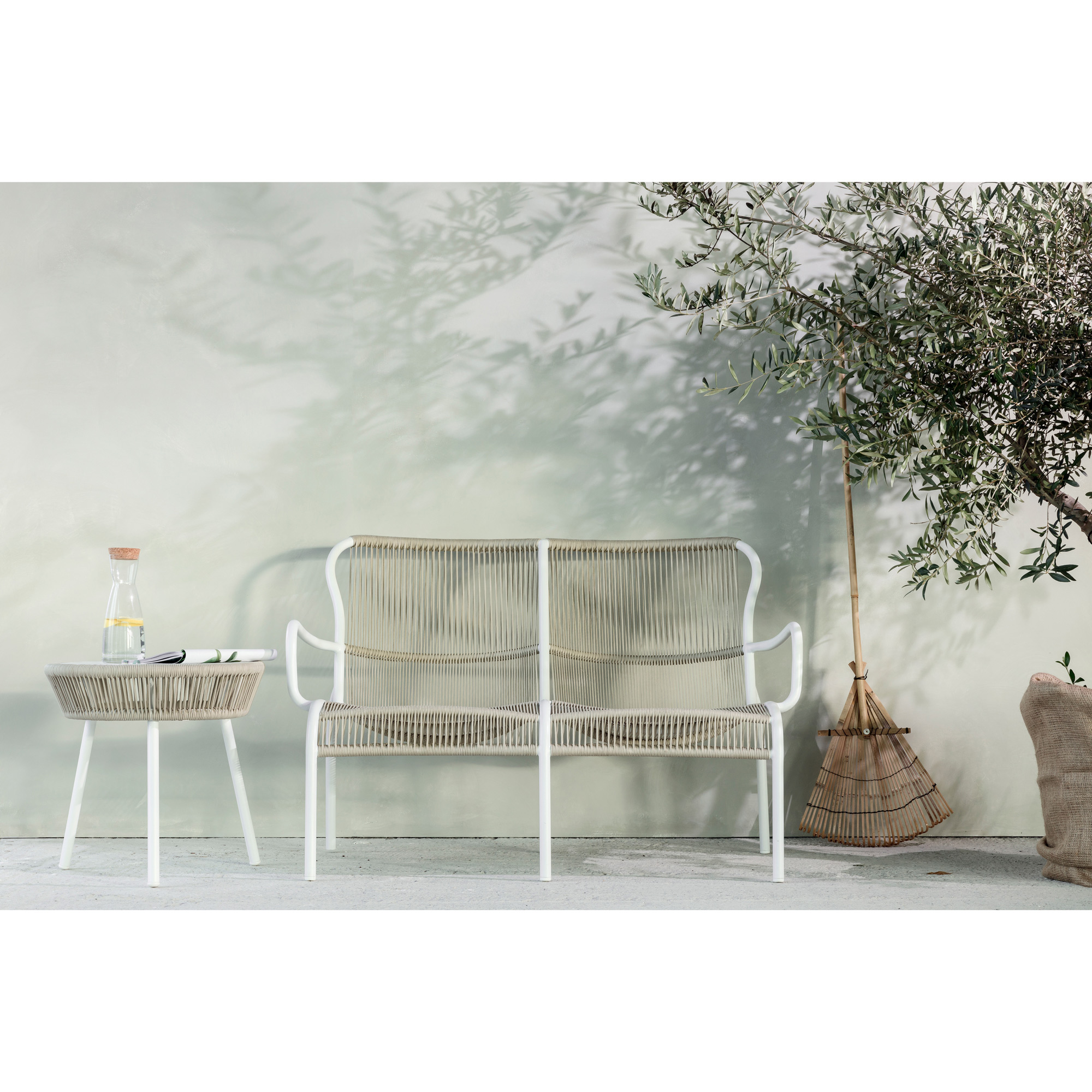 Vincent Sheppard Loop 20" Aluminum Round Side Table | AuthenTEAK