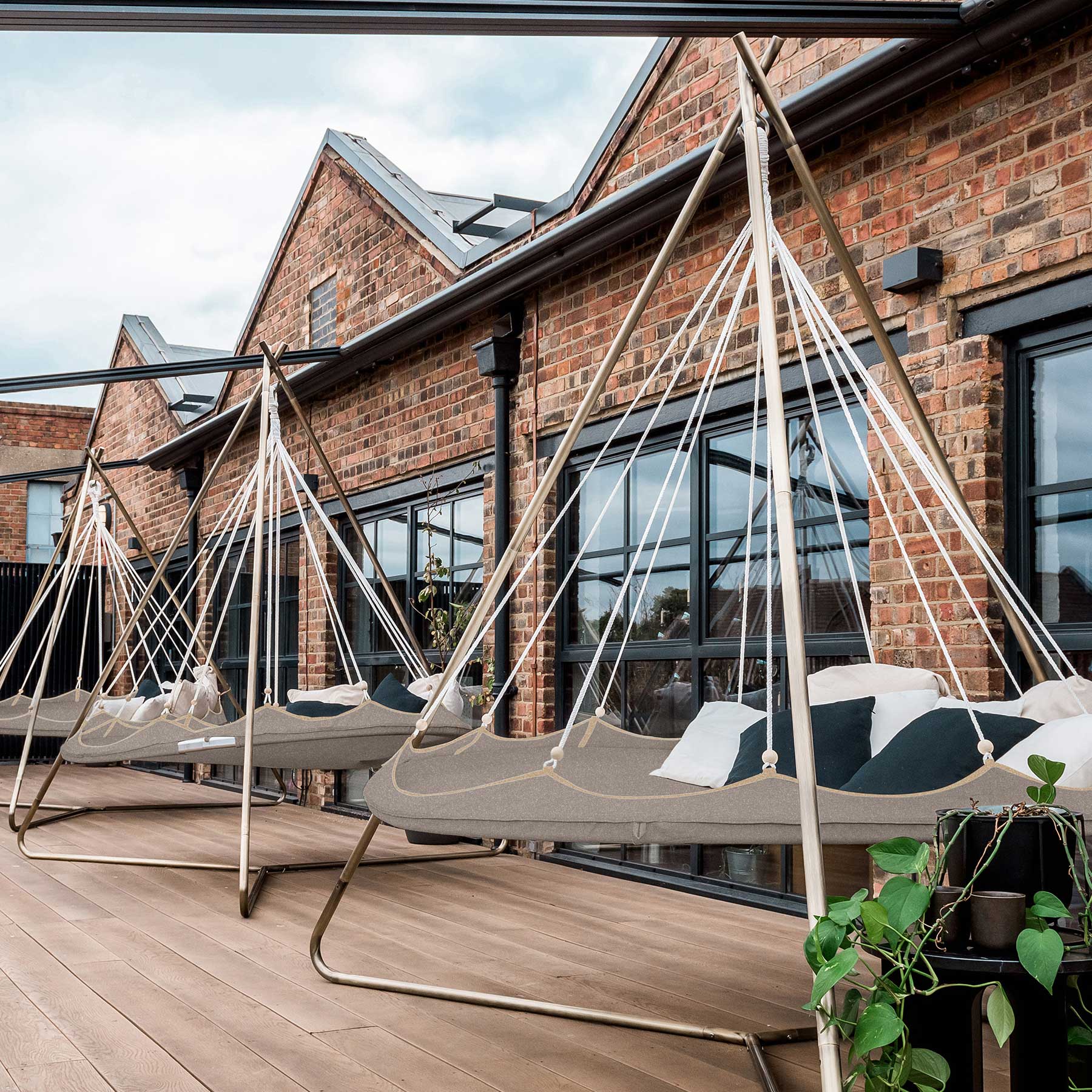 Outdoor tipi bed store