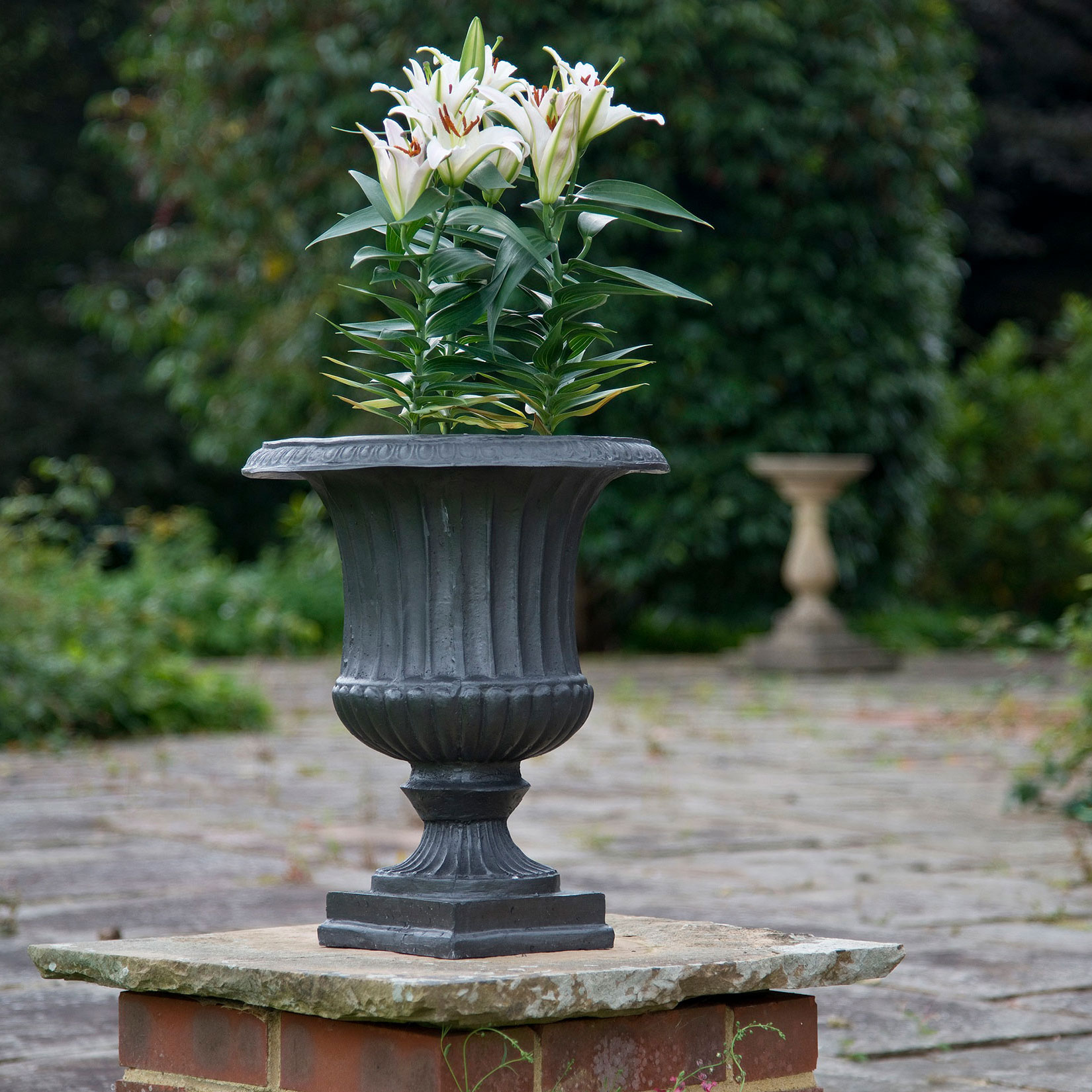 Capital Garden Fluted 23" Round Fiberglass Urn Planter | AuthenTEAK