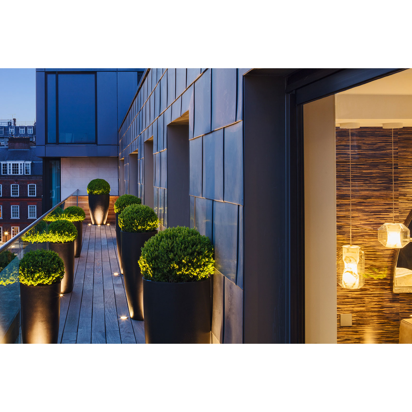 Capital Garden Geo Vase 21" Round Fiberglass Planter Pot | AuthenTEAK