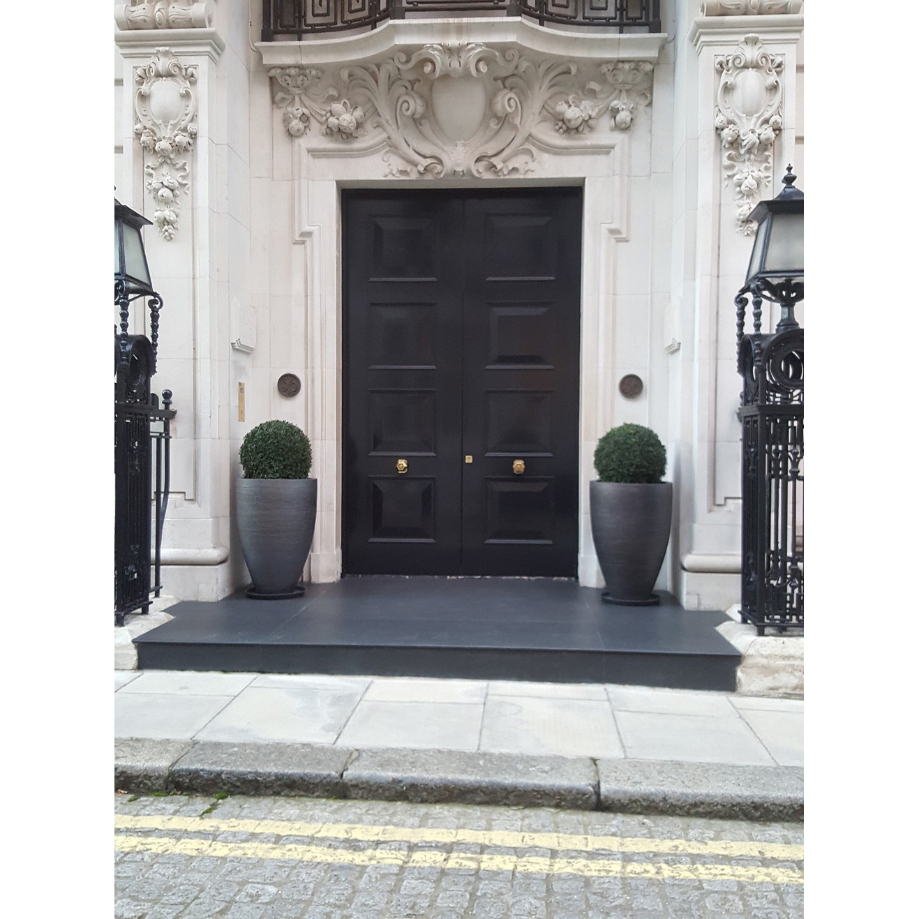 Capital Garden Geo Vase 16" Round Fiberglass Planter Pot | AuthenTEAK