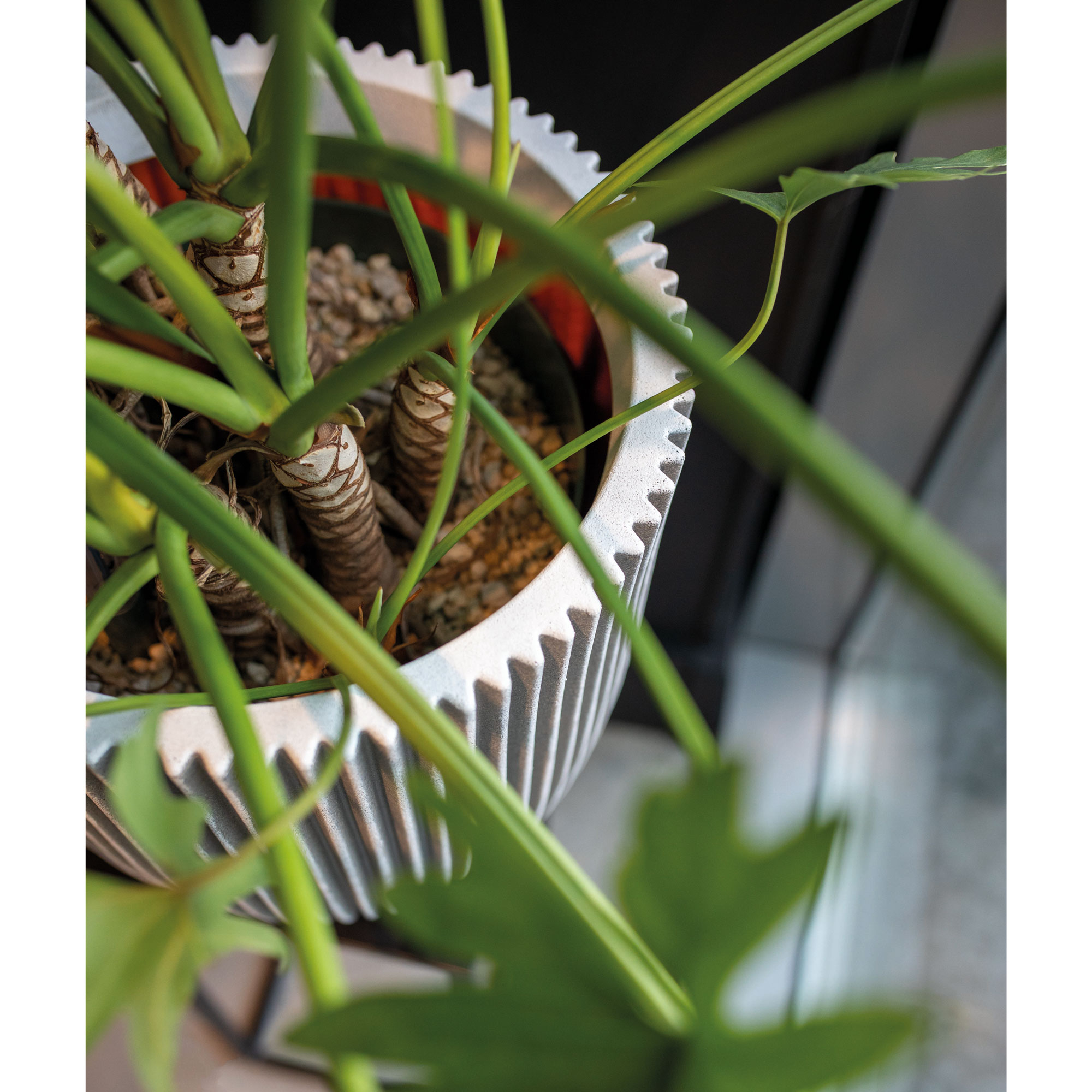 Capi Nature Groove 14" Ball Planter Pot - Ivory | AuthenTEAK