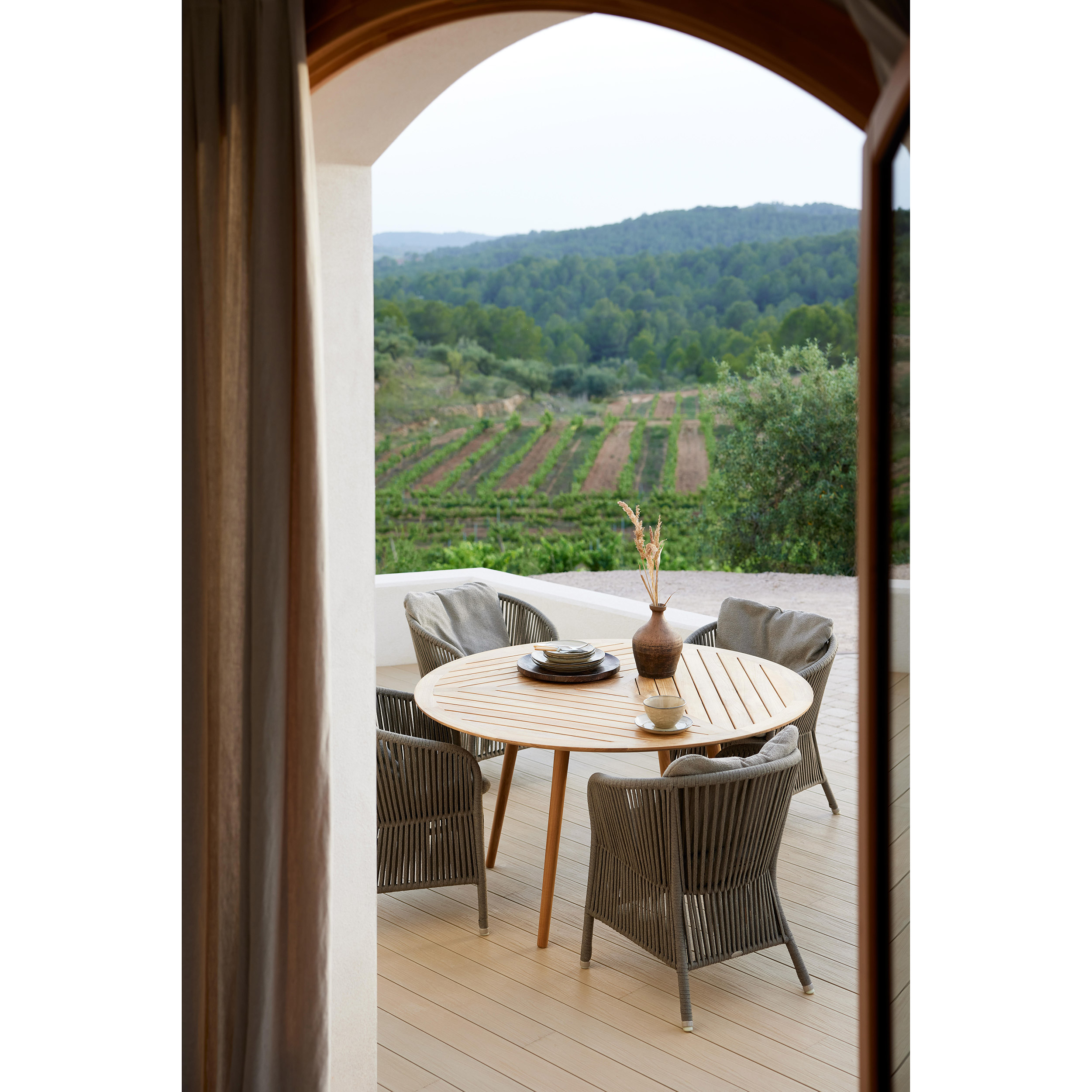 Cane-line Define 47" Teak Round Dining Table | AuthenTEAK