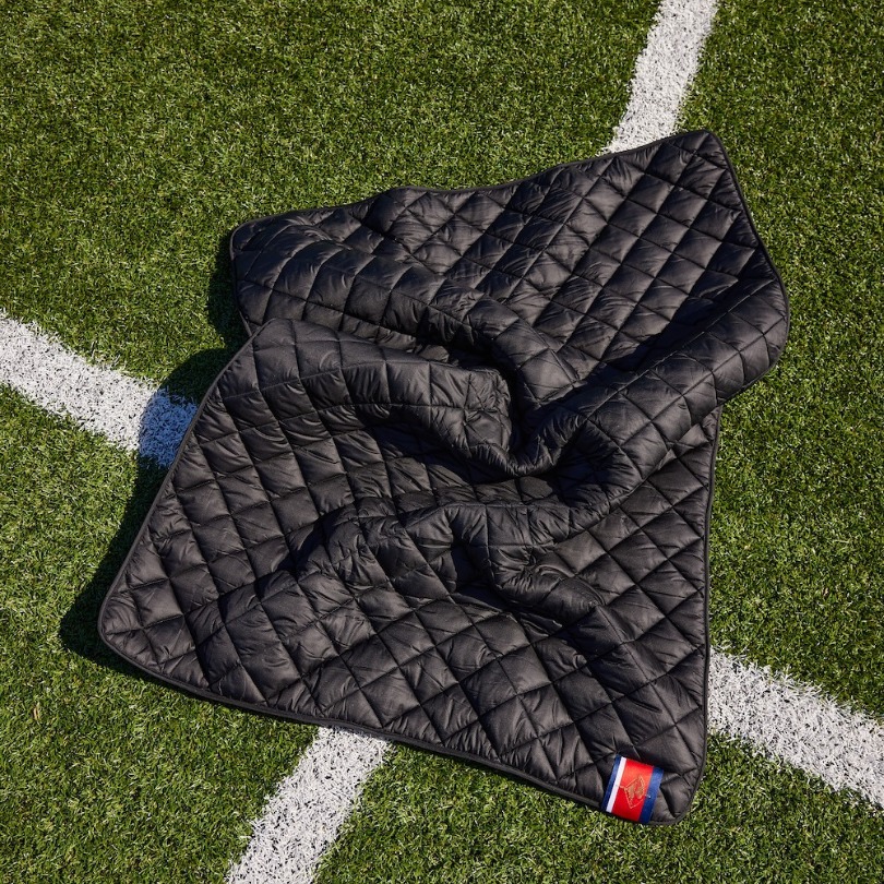 Pretty Rugged Waterproof Puffer Blanket | AuthenTEAK