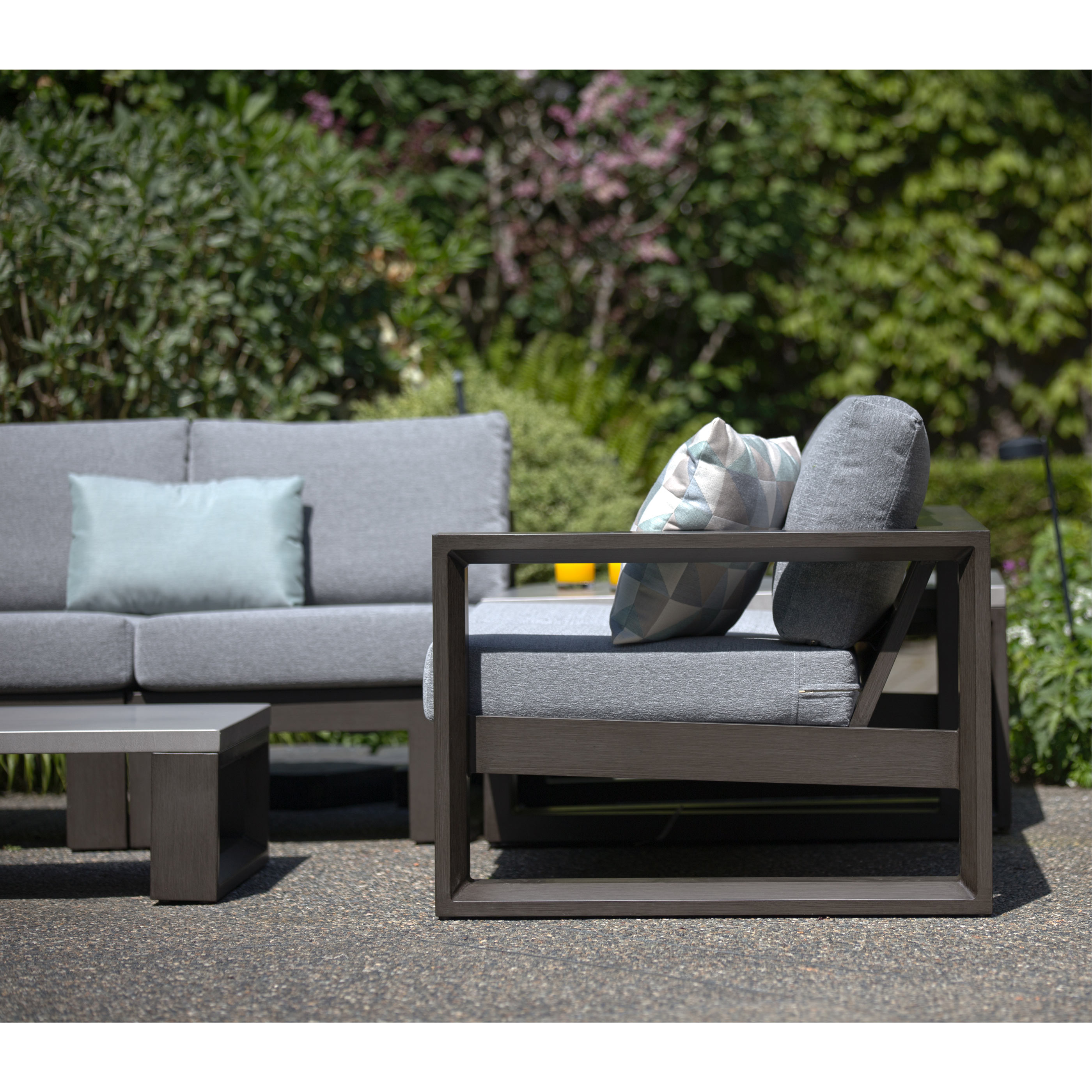 Ratana Element 5.0 Aluminum 2.5-Seater Sofa | AuthenTEAK