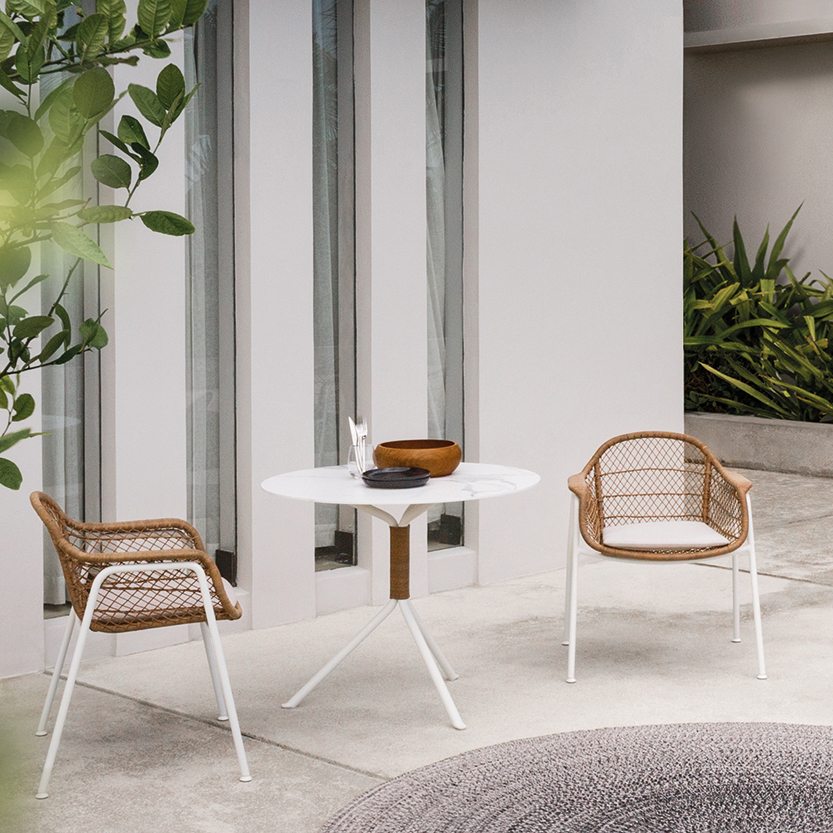 Gloster Fresco 3-Piece Round Patio Dining Set | AuthenTEAK