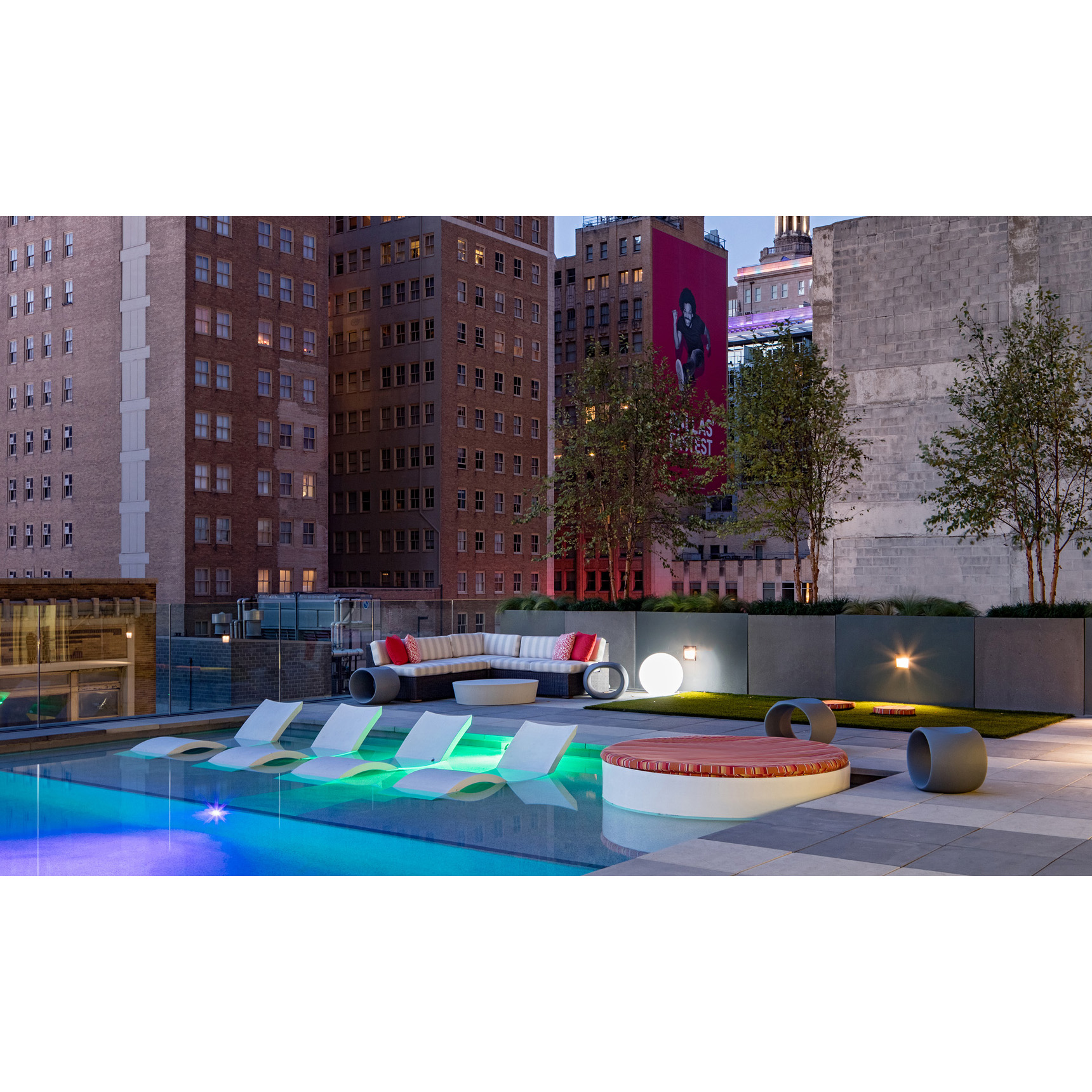 LEDGE Outdoor Escape In-Pool Chaise Lounger Set | AuthenTEAK