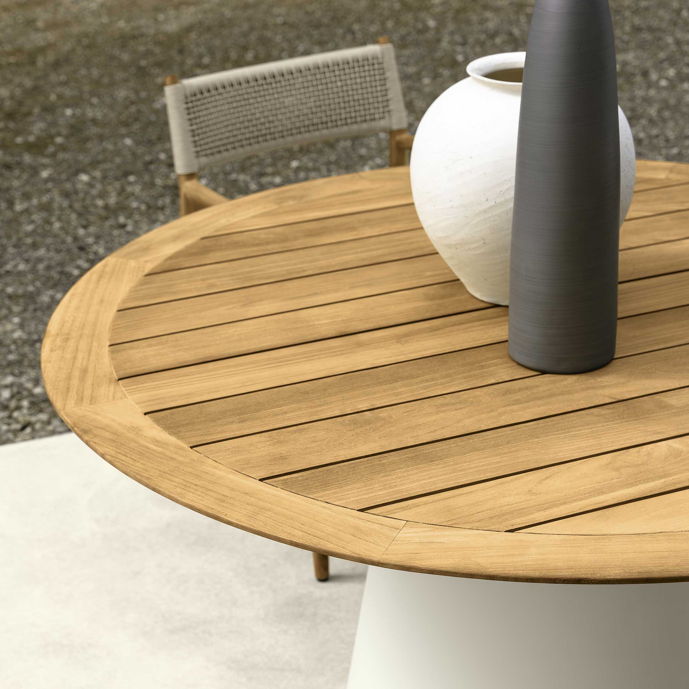 Talenti Dolcevita 29.5" Teak/Aluminum Round Bar Table | AuthenTEAK