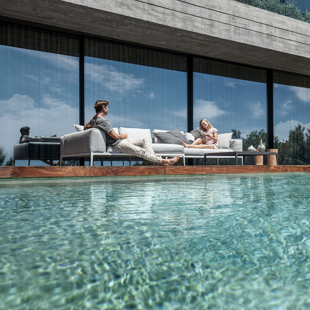 Gloster Grid Upholstered Center 2-Seater Outdoor Sectional Unit ...